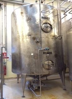 Vertical Divide Tanks 2 X 10m3 – secondhand-equipment.com